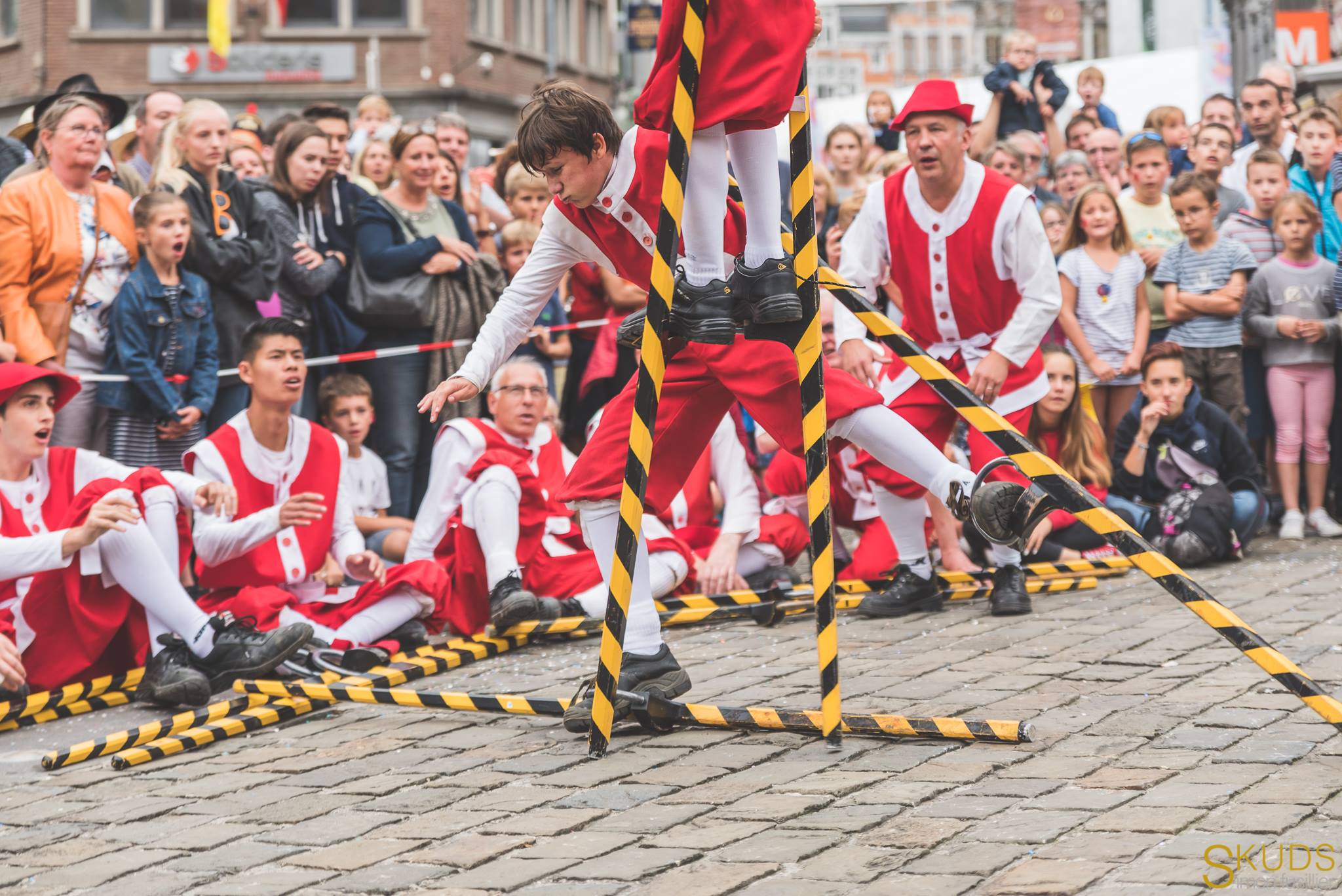 The Stilt Walkers of Namur, joust on stilts. Since 1411 - Les ...