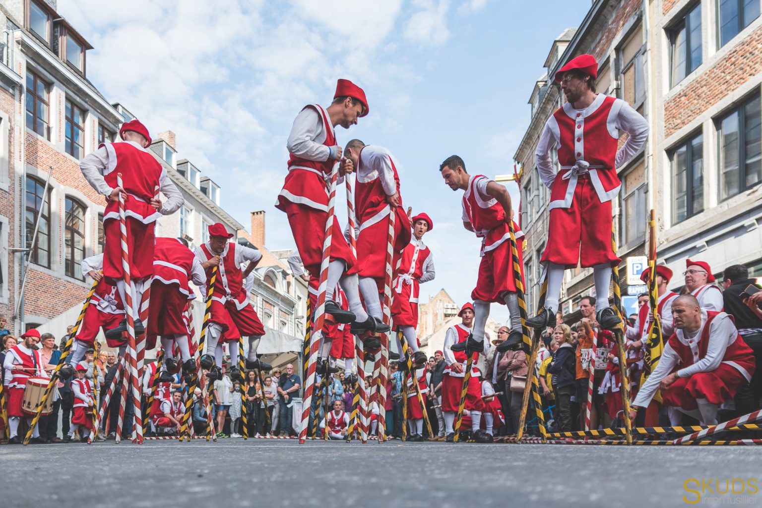 I Trampolieri di Namur, giostra sui trampoli - Les Echasseurs Namurois